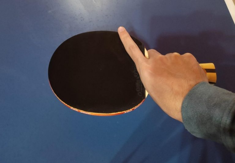 Shakehand Grip - Detailed Beginners Guide & Images • Racket Insight